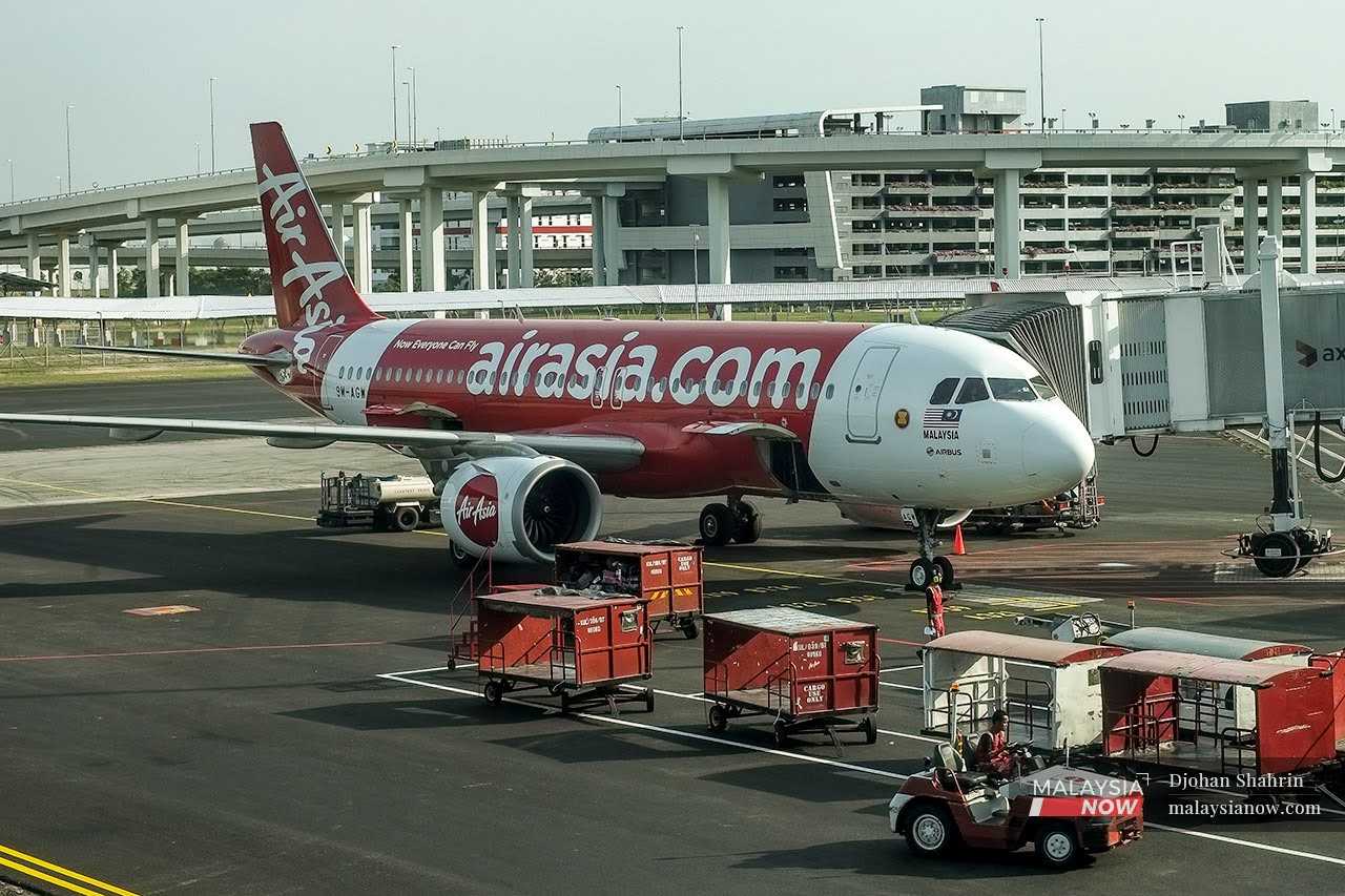 AirAsia passenger from Switzerland seeing red over credit repayment ...