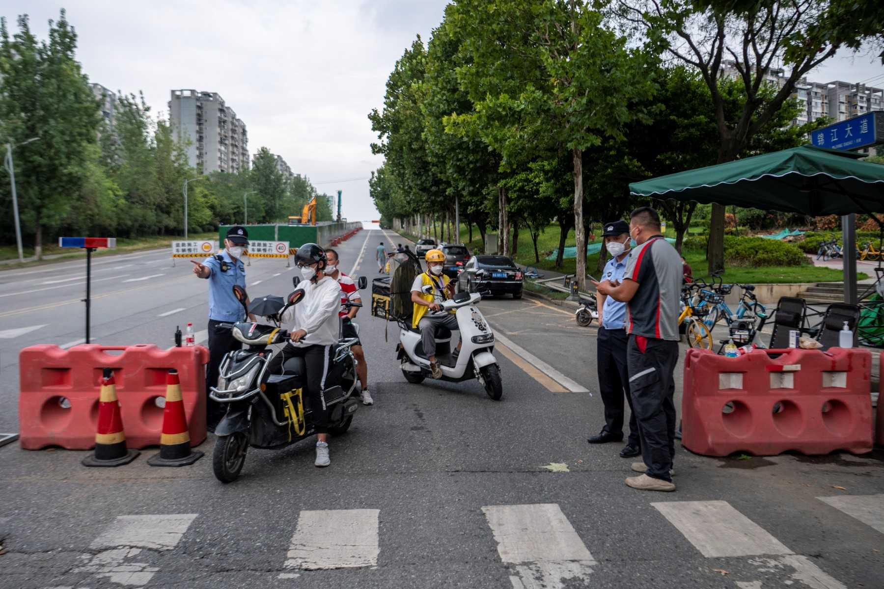 China's Chengdu city extends Covid lockdown in most districts | MalaysiaNow