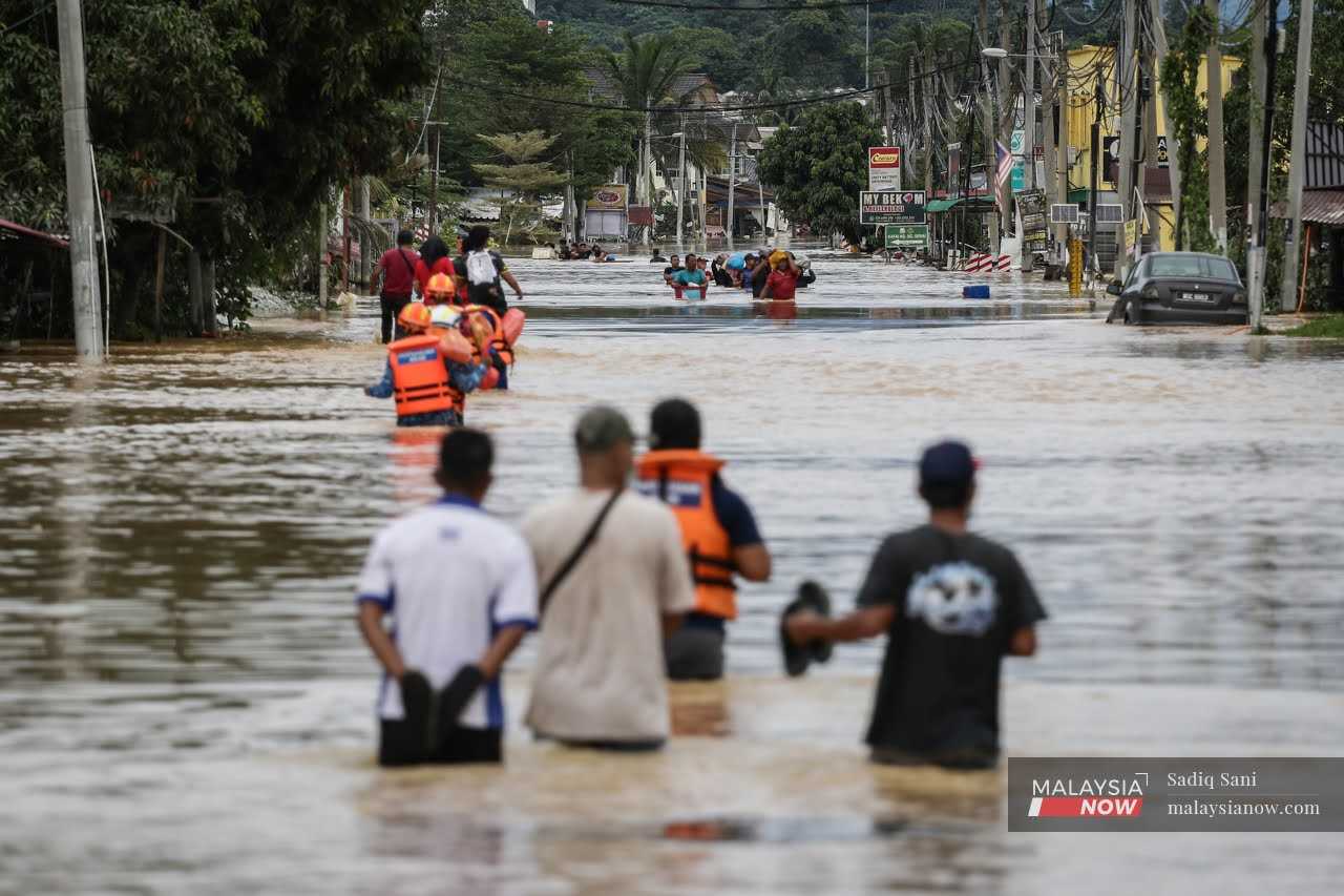 Nearly 30,000 personnel, over 1,000 assets ready for floods, says fire ...