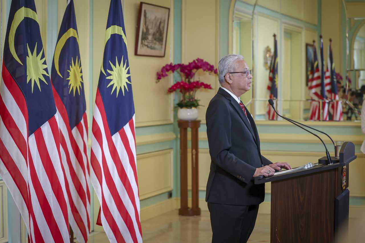 Ismail attacks Cabinet members for letter to Agong | MalaysiaNow