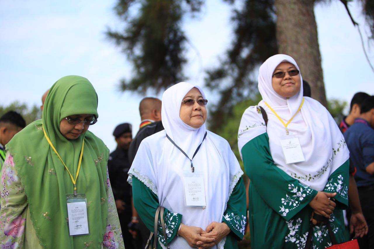 Nik Aziz's widow disapproves of son's PKR candidacy | MalaysiaNow