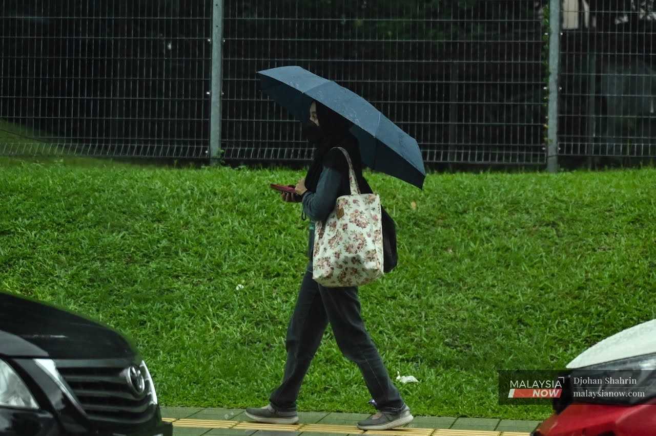 Continuous rain warning issued for Terengganu, Pahang, Johor and ...
