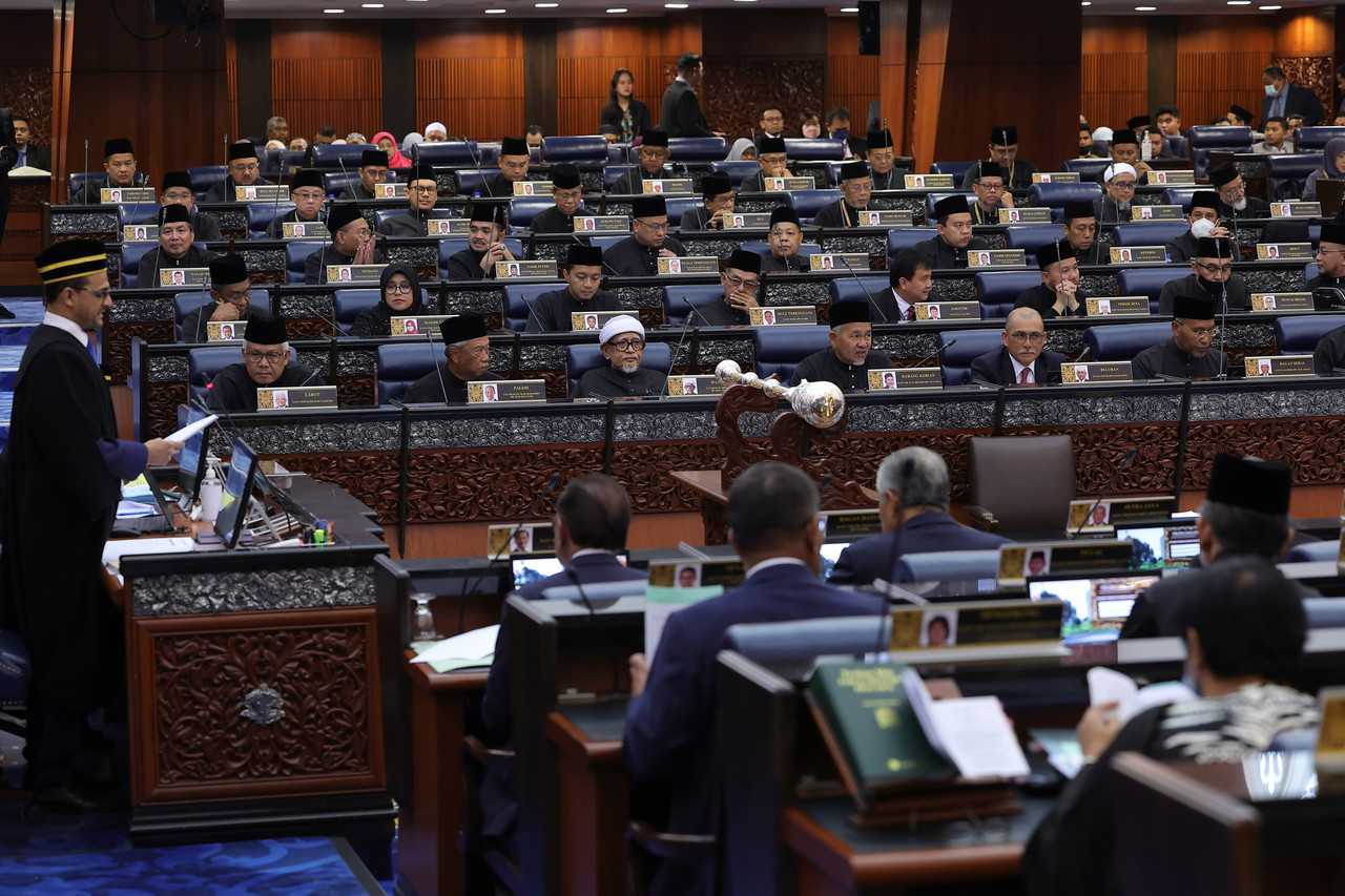 Status ahli Parlimen Sabah keluar Bersatu kekal, kedudukan akan diumum ...