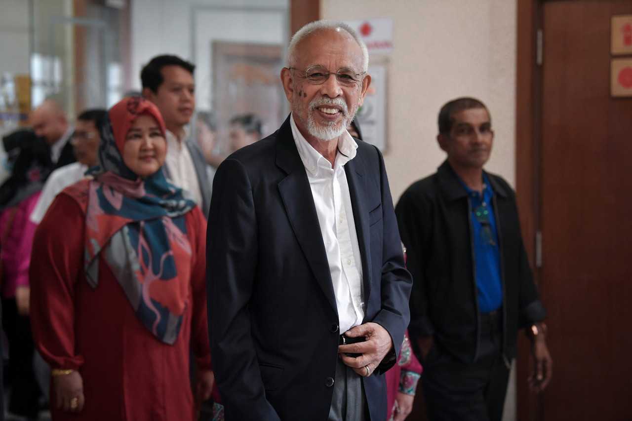 Former Felda boss Shahrir freed of money laundering charge | MalaysiaNow