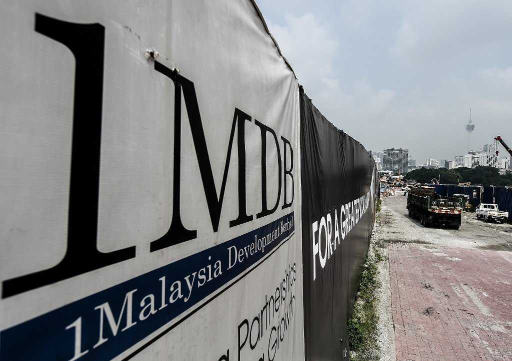 2 kereta mewah, wang RM22,600 milik bekas peguam 1MDB diserah kepada ...
