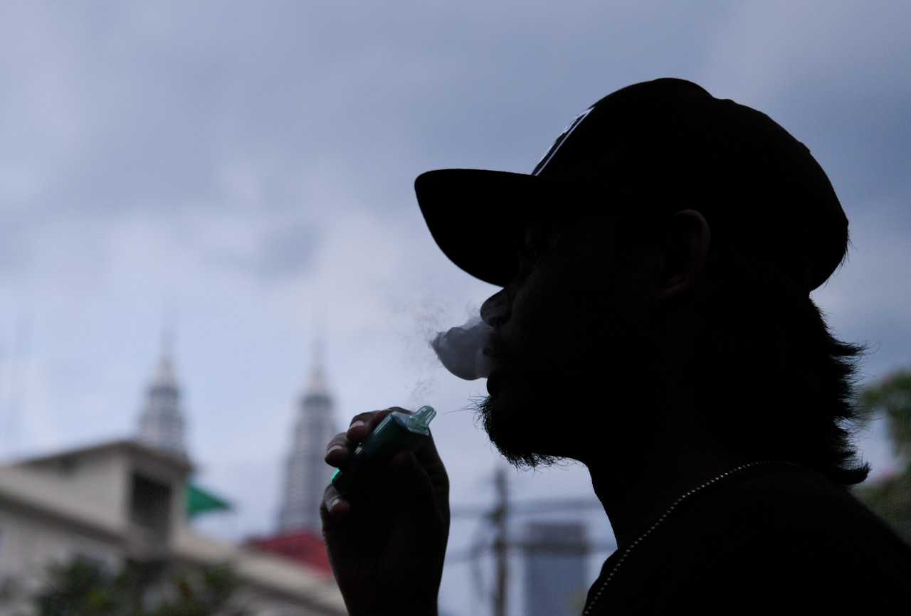 Questions over fate of smoking endgame bill after govt delists nicotine ...