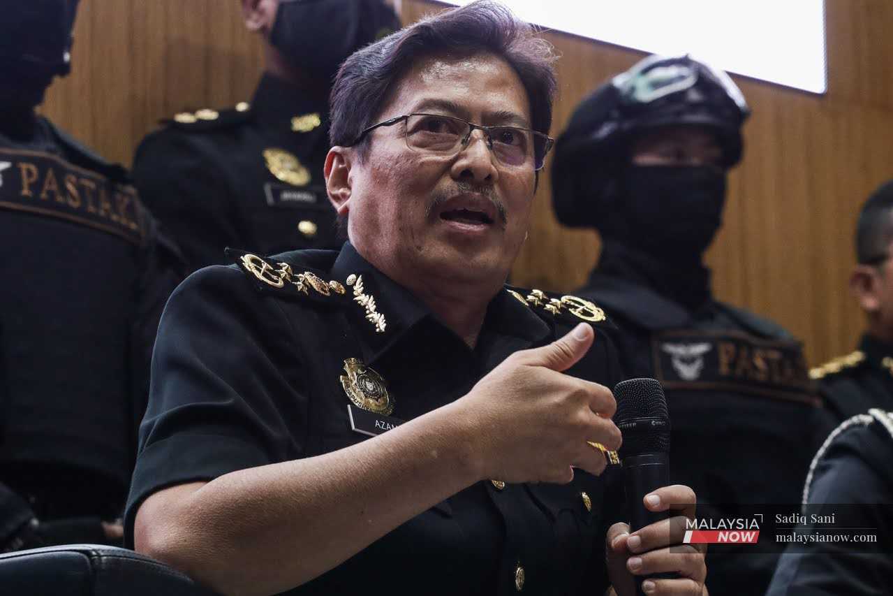 Azam dilantik semula kerana tugas memuaskan, kata Anwar | MalaysiaNow