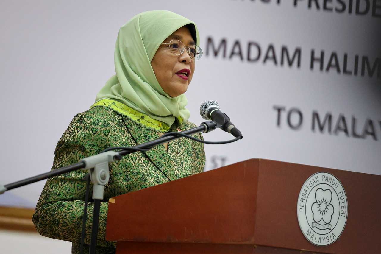 Halimah Yacob putuskan tidak tanding semula pada pilihan raya presiden Singapura | MalaysiaNow