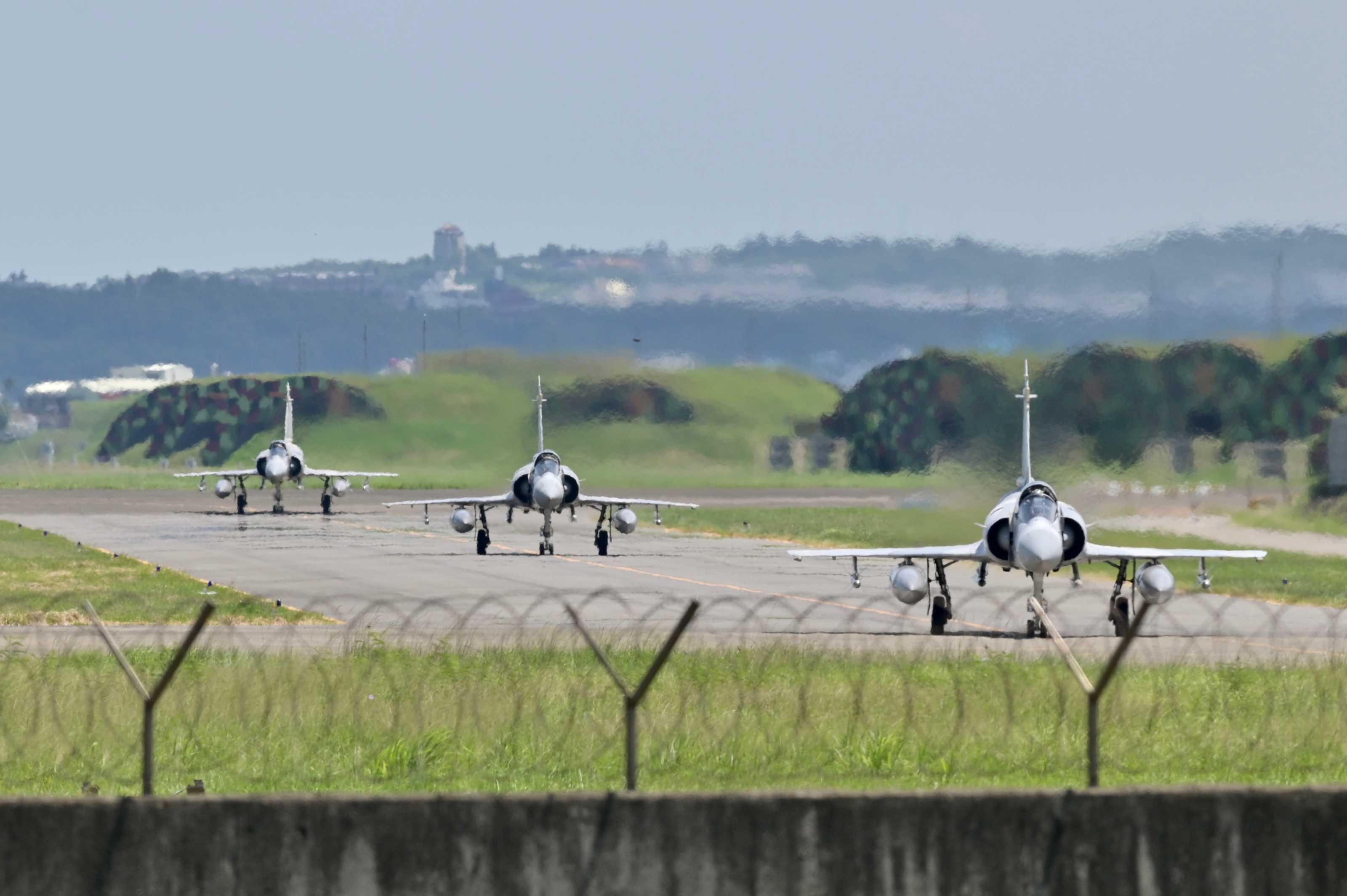 China's air force stages new mass incursion near Taiwan | MalaysiaNow