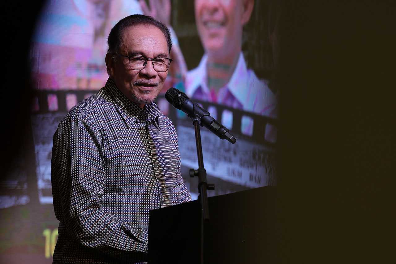 Anwar raises prospect of jail for corrupt leaders | MalaysiaNow
