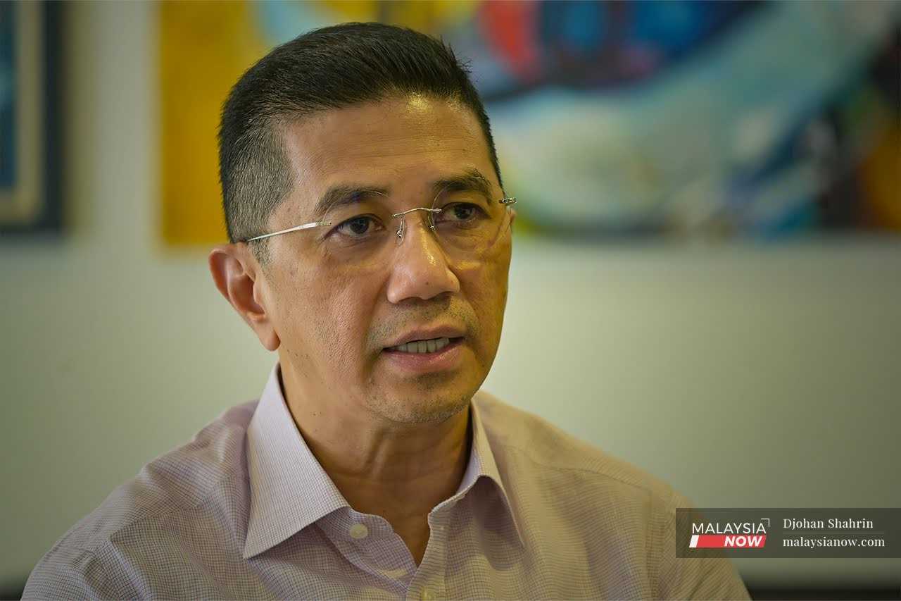 Azmin rubbishes Amirudin on claim of increased investments for Selangor ...