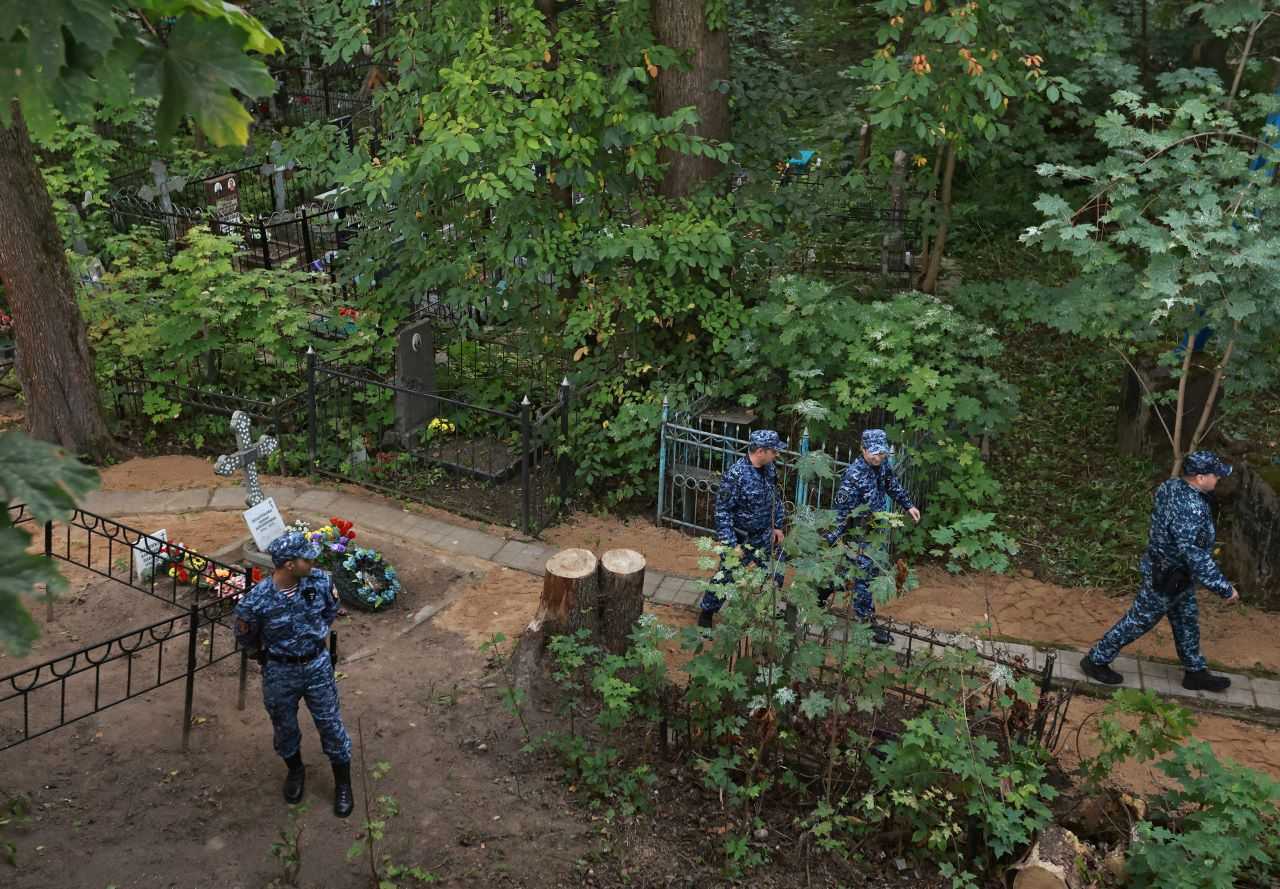 Russia's Prigozhin buried privately in St Petersburg | MalaysiaNow