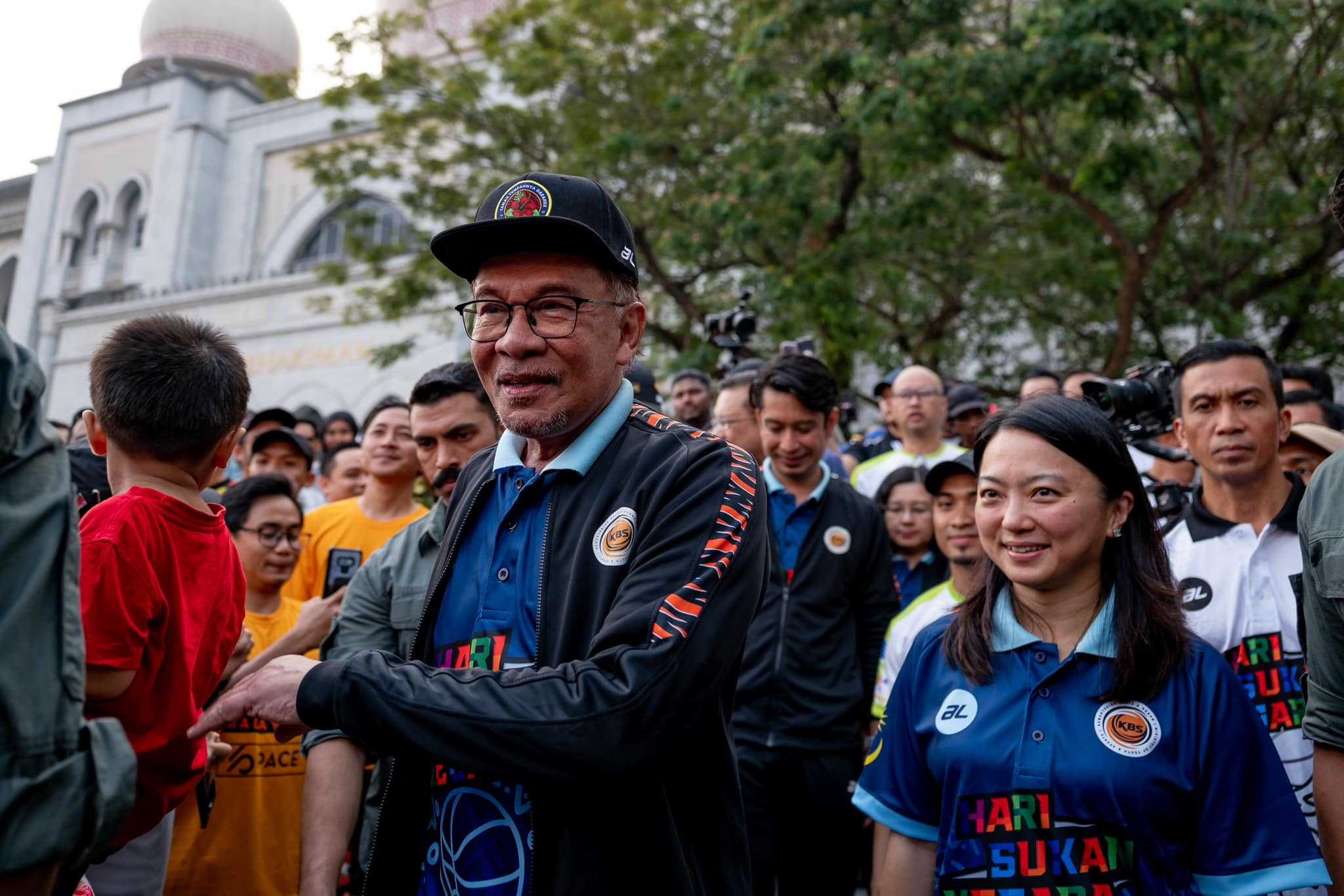 Bersatu tells Anwar to break silence amid storm involving minister's ...