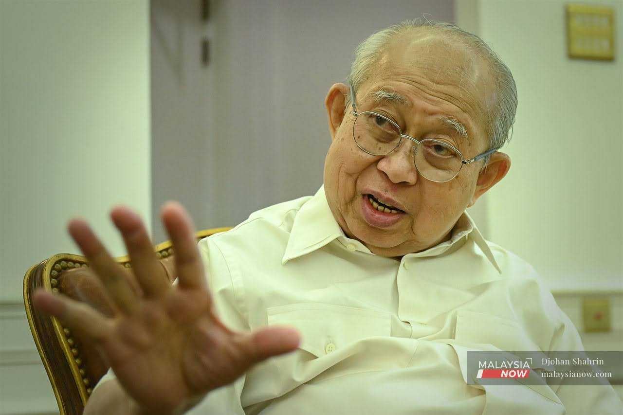 Stay out of Nenggiri, Ku Li tells DAP | MalaysiaNow