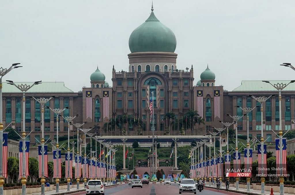 MACC arrests Tei in sudden raid amid explosive graft scandal at PMO ...